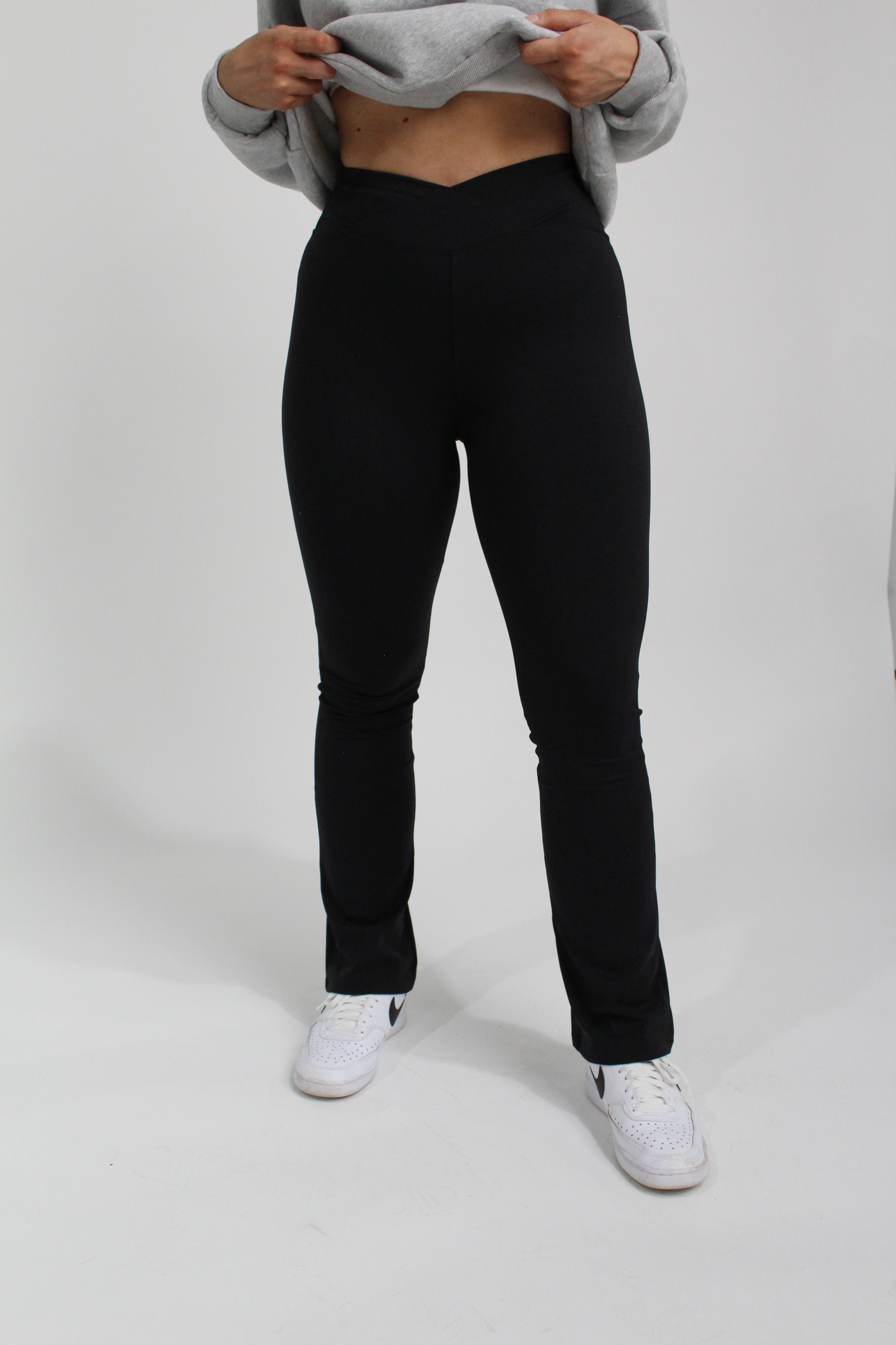 BELLA FLARES – Solid Collective